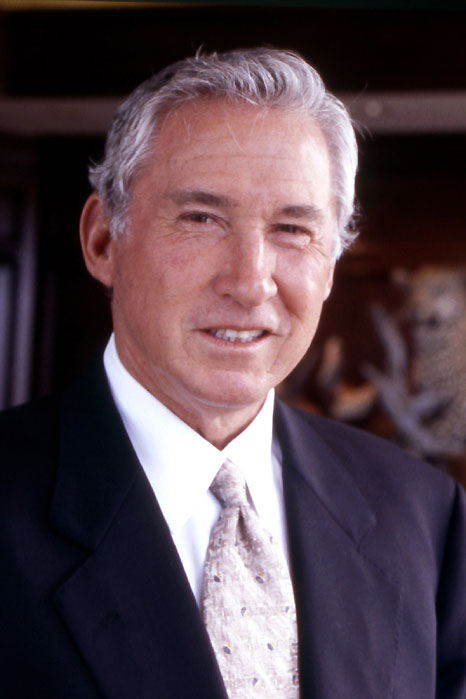 Distinguished Alumni - Alumni Relations