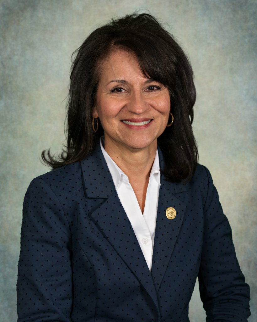 Distinguished Alumni - Alumni Relations